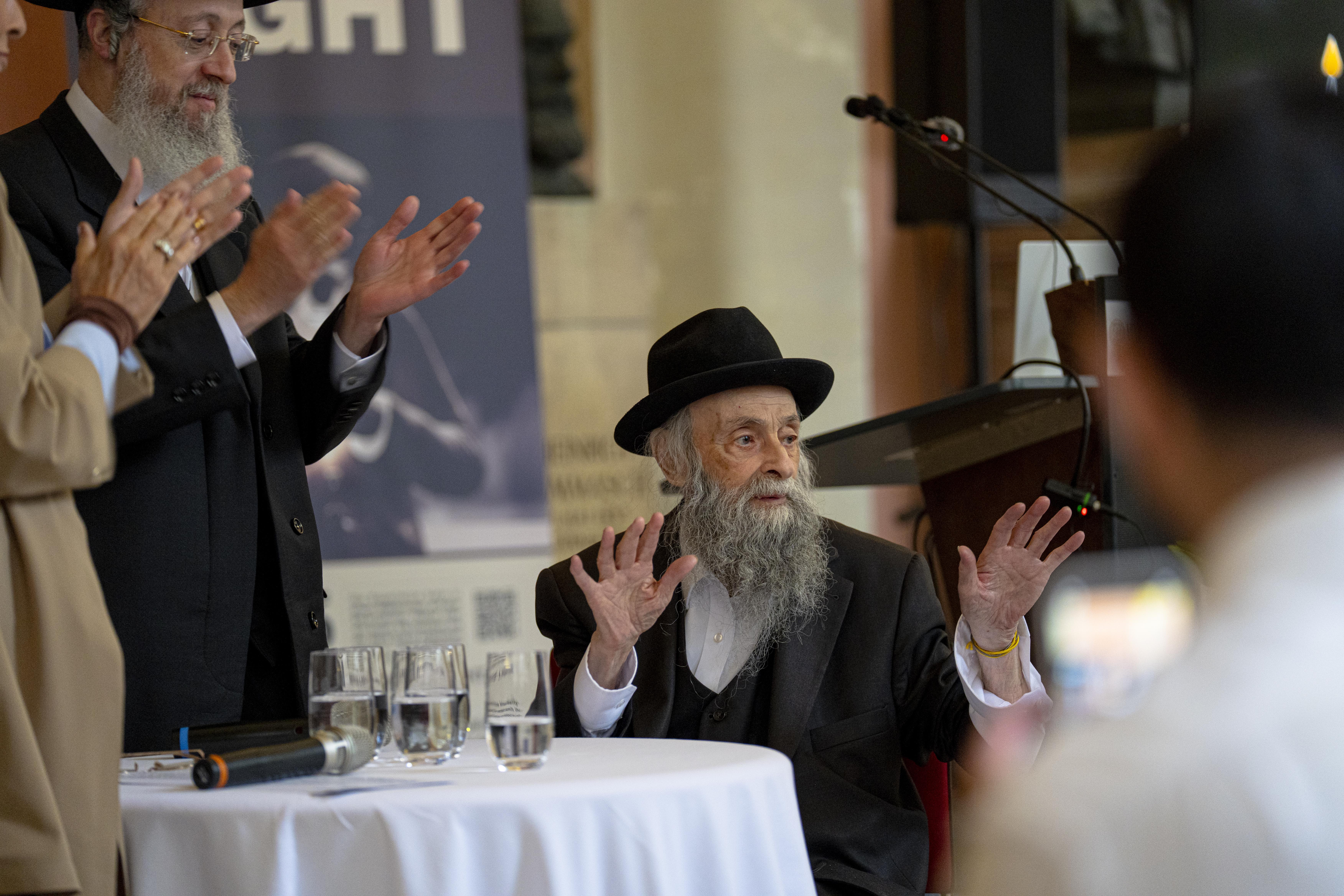 Immersive XR experience expands the reach of Holocaust education | JNS ...