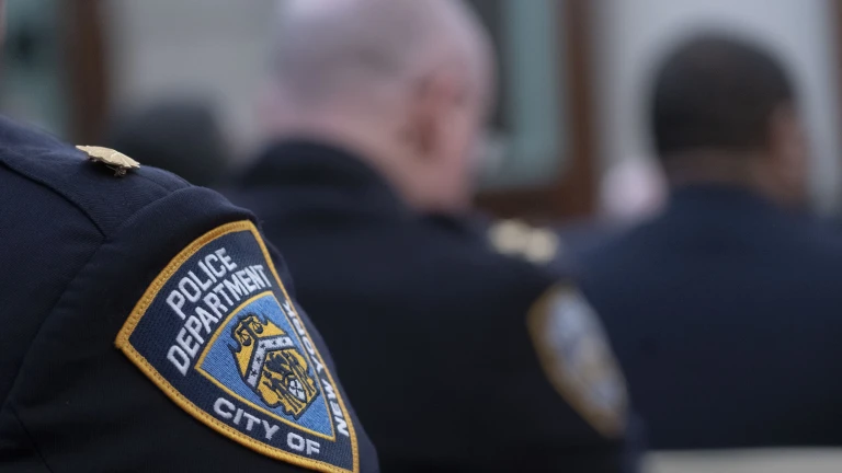 Policía de Nueva York arresta adolescente por amenazar con matar a ...