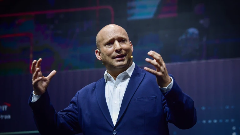 Netanyahu bests Bennett in head-to-head race, new poll suggests ...