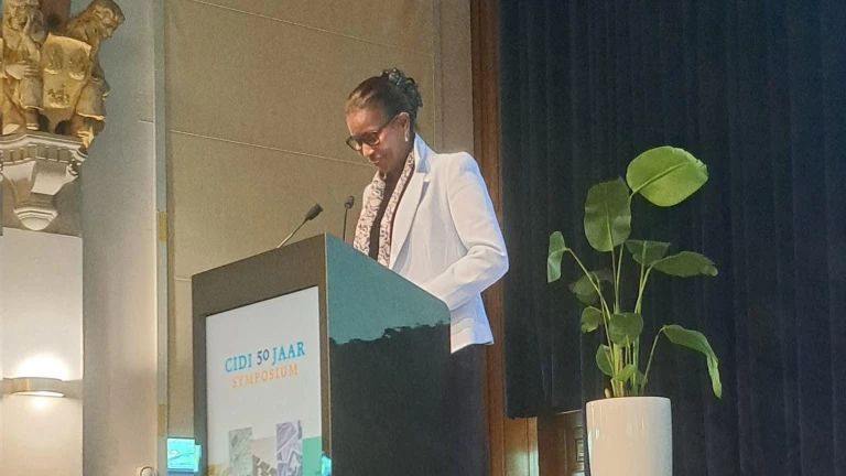 Islam critic Ayaan Hirsi Ali defends Israel in Amsterdam - Israel ...
