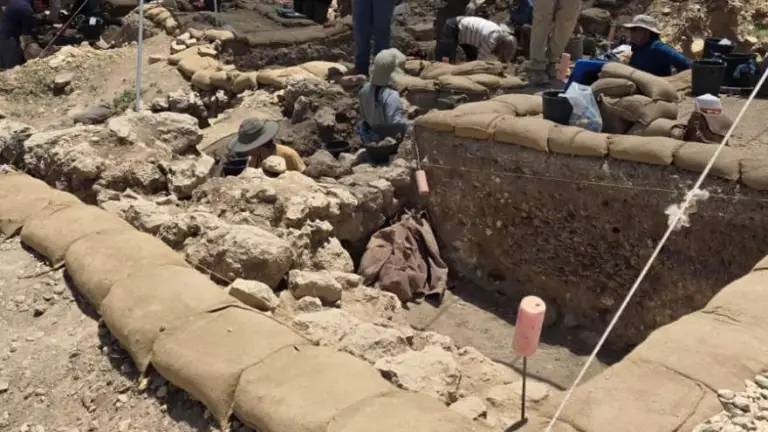Ancient storage jars unearthed near Shiloh Tabernacle site - Israel ...