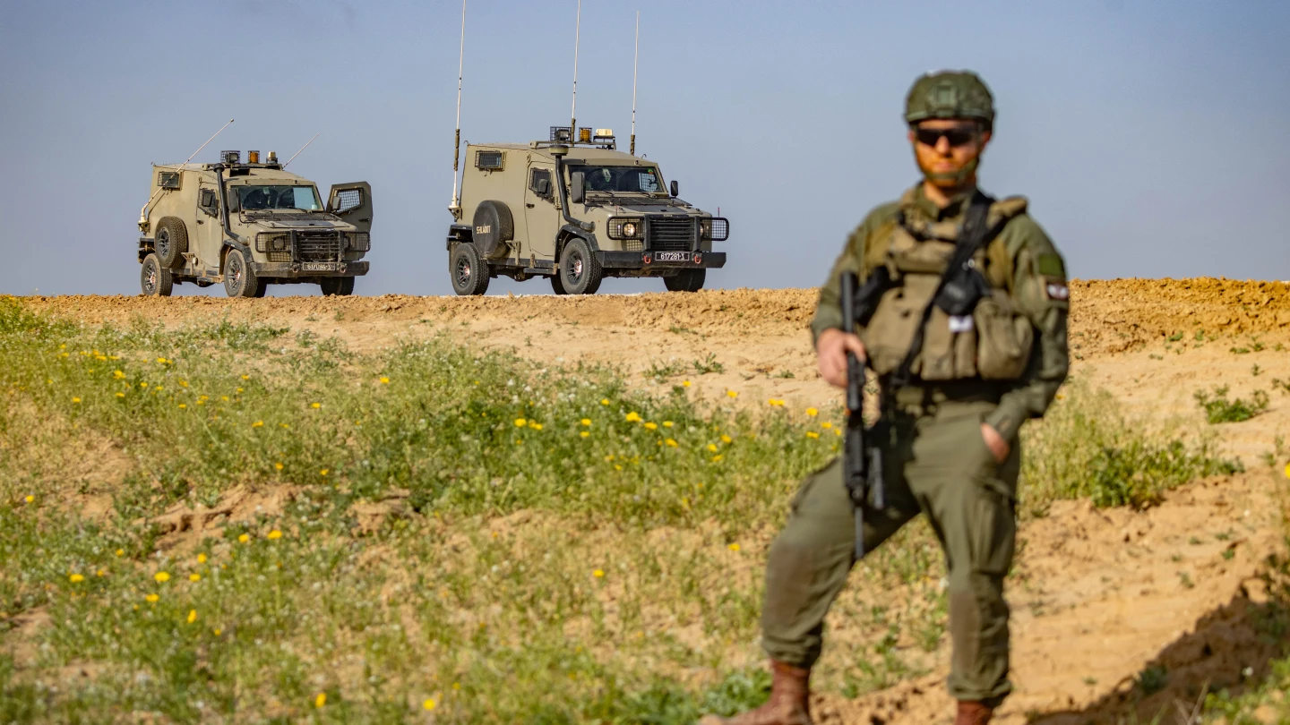 IDF troops come under mortar fire, bulldozer hit by blast in Gaza ...