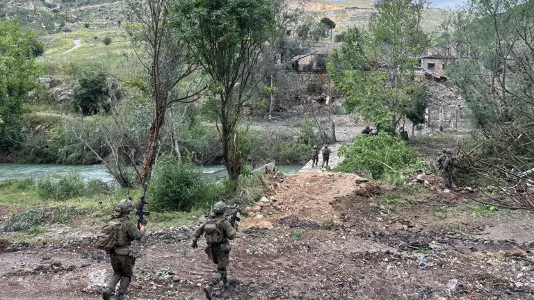 VIDEO: Las FDI atacan un lanzamisiles de Hezbolá escondido entre los ...